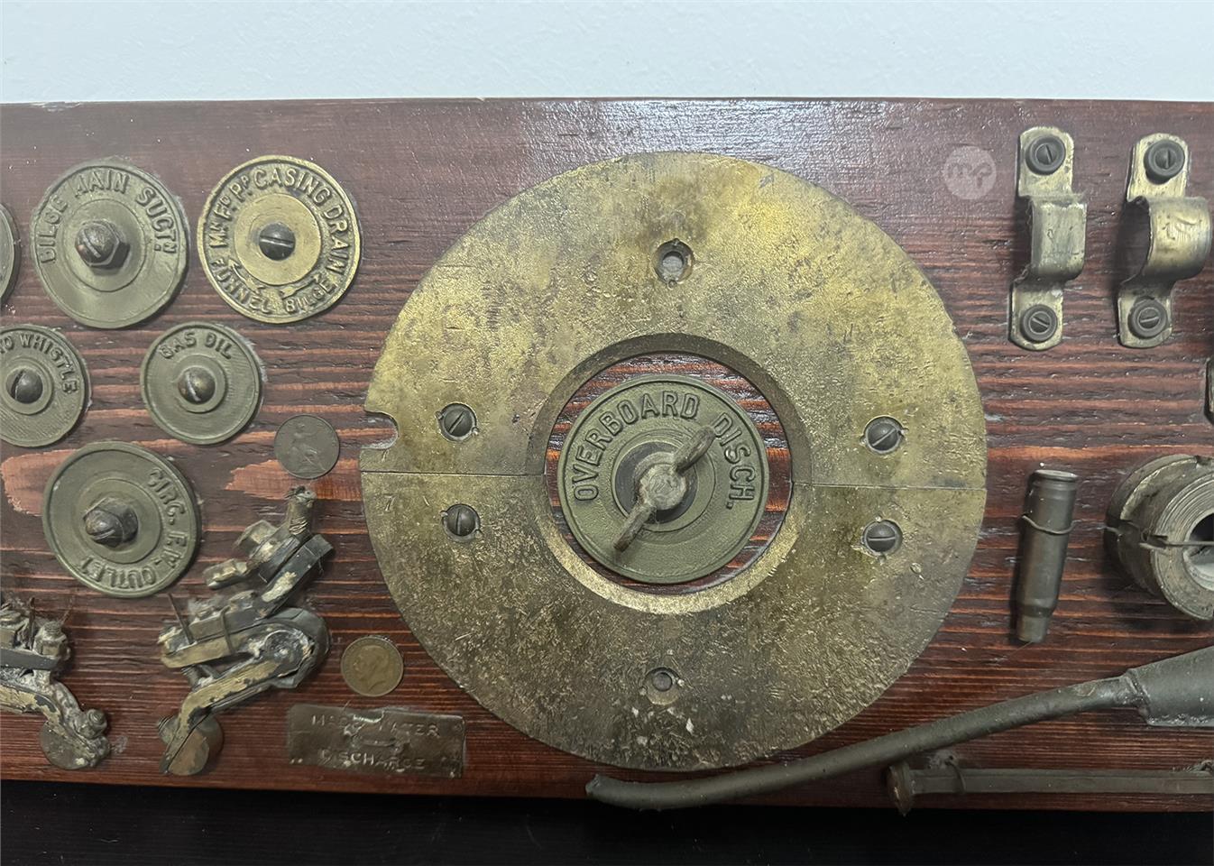 Industrial montage of old metal objects | Maltapark