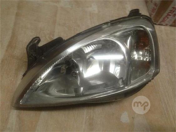 Corsa headlight | Maltapark