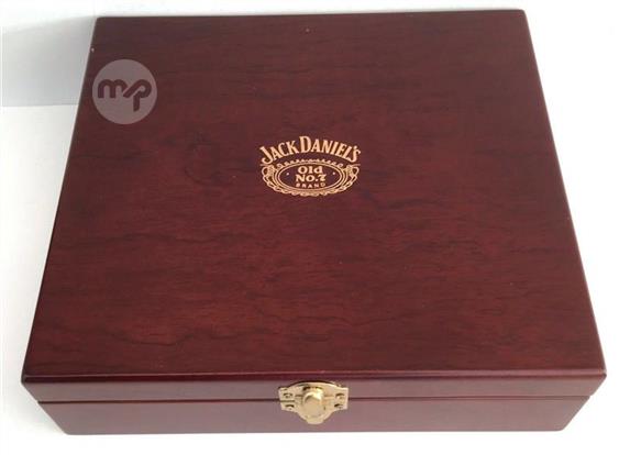 Jack Daniels - Wooden box set including Flask, 2 shot glasses, and ...