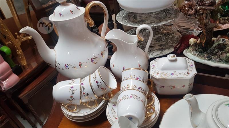 Antique coffee/tea set,numbered at the bottom.60 euros all.99462186 | Maltapark