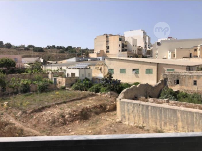 MSIDA University area - New on the market is this spacious fourth floor ...