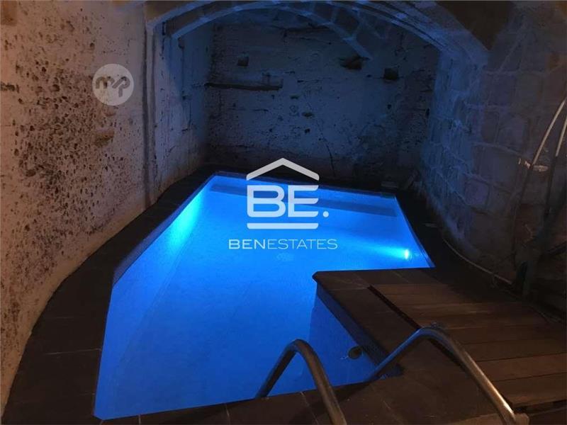 NAXXAR / CONVERTED HOUSE OF CHARACTER / SWIMMING POOL / FREEHOLD ...