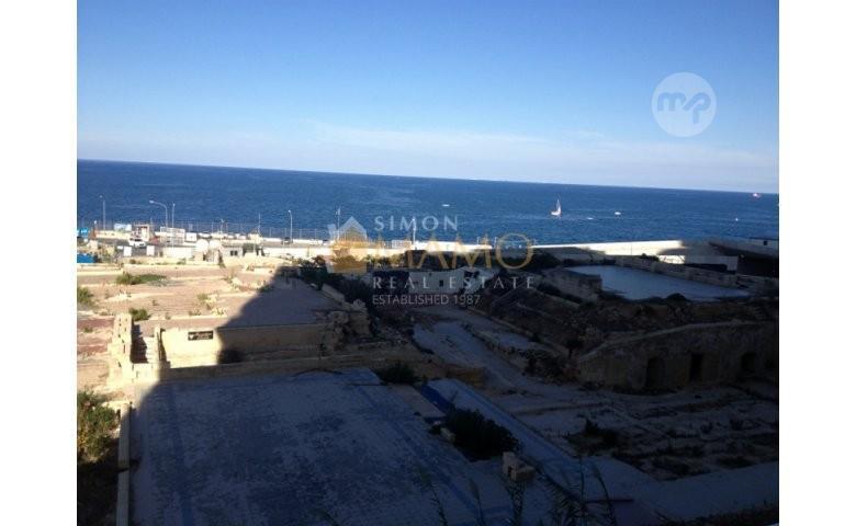 Luxury 3 bedroom apartment in Fort Cambridge with terrace pool and ...