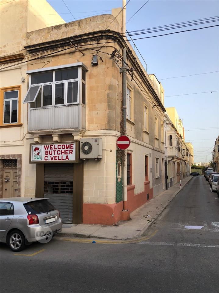 Townhouse with Shop | Maltapark