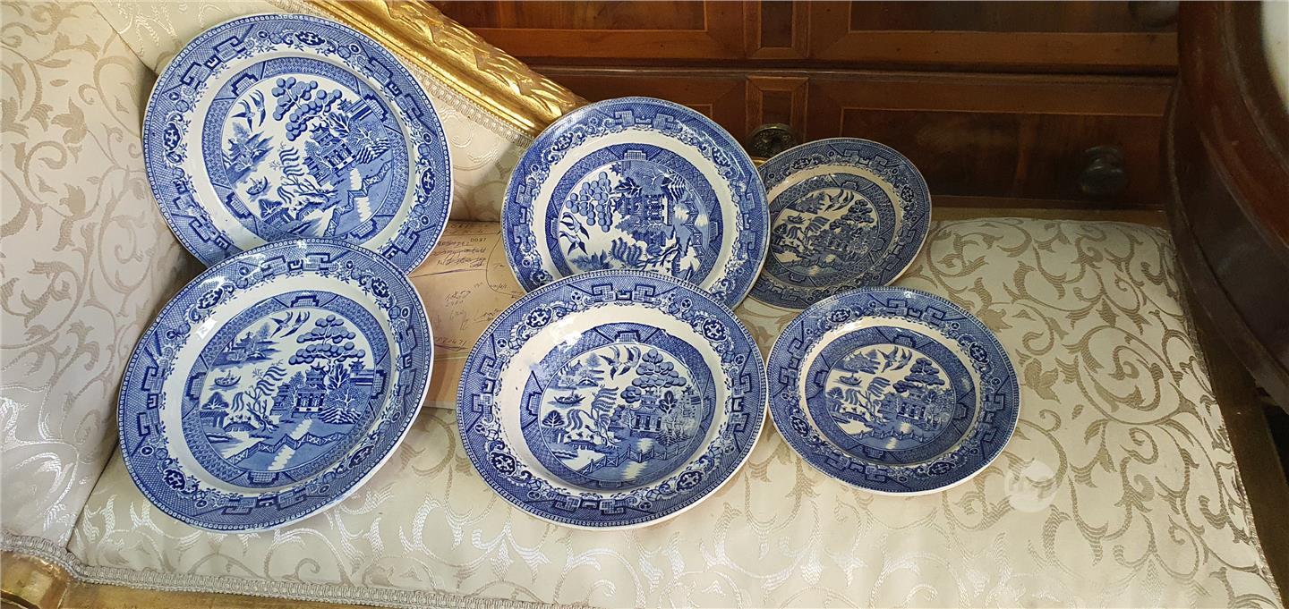 Six Antique Willow pattern plates. Price of 50 euros all. 99456526 ...