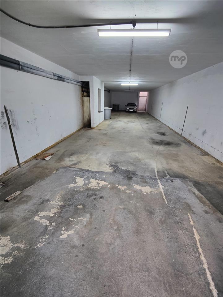 15 car garage | Maltapark