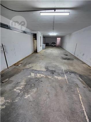 15 car garage | Maltapark