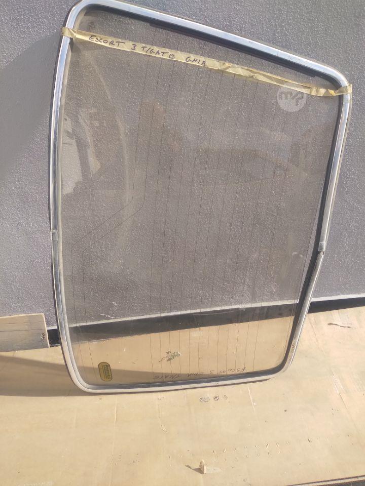 Escort 3 Ghia Tailgate Glass With Rubber And Chrome | Maltapark