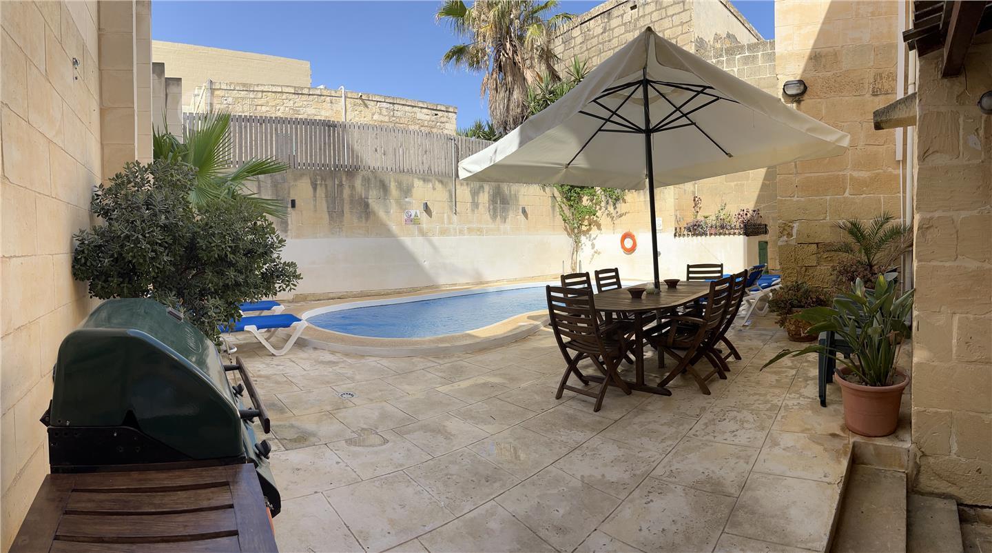 Tad-dinnier Farmhouse/Zebbug Gozo | Maltapark