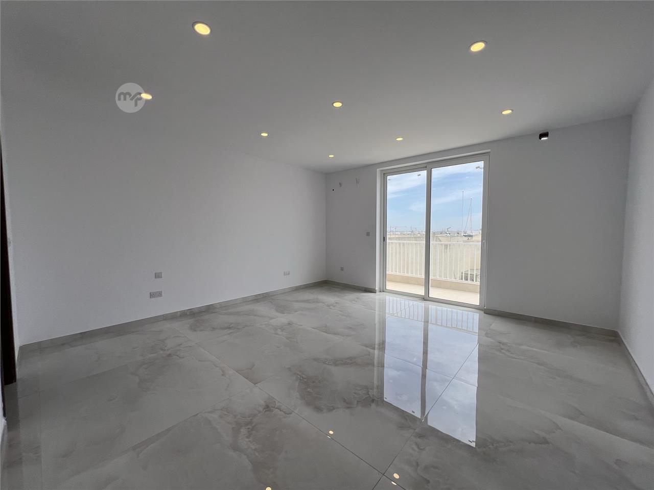 LUQA PENTHOUSE INCL AIRSPACE | Maltapark
