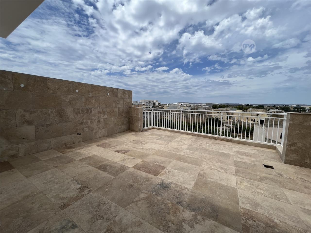 LUQA PENTHOUSE INCL AIRSPACE | Maltapark