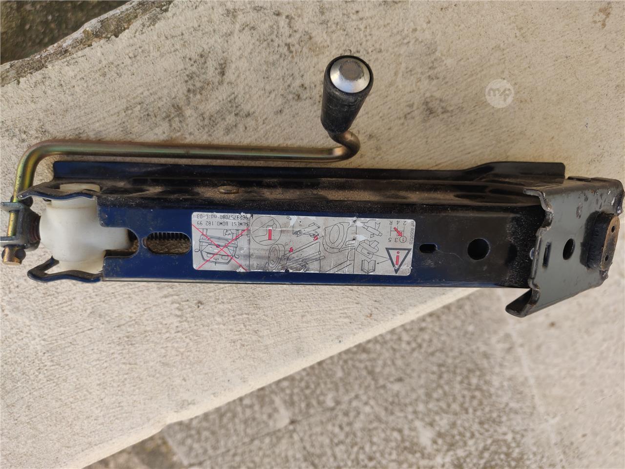 Car jack | Maltapark